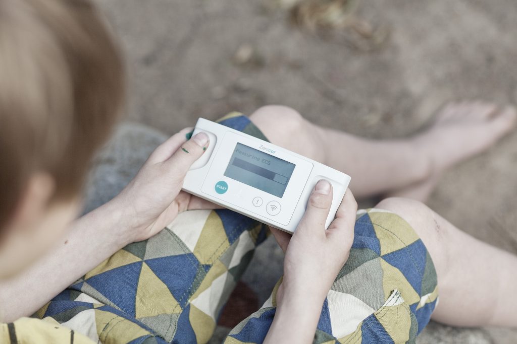 Zenicor-Hand-EKG-Geräte - ELHKE – Elterninitiative Herzkranker Kinder e.V.